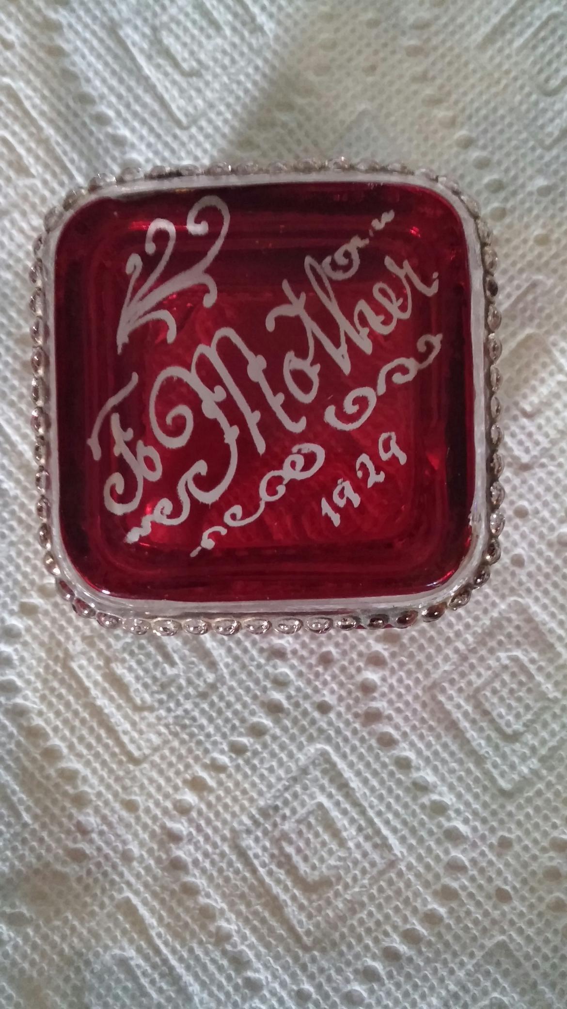 Antique Glass Box Instappraisal